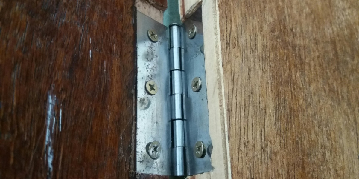 News - Solutions for squeaking door hinges